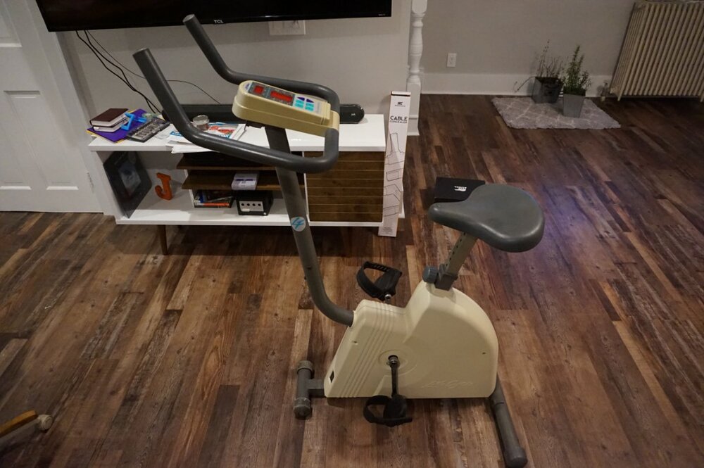 Exertainment Life Cycle - SNES exercise bike with spare parts - Online ...